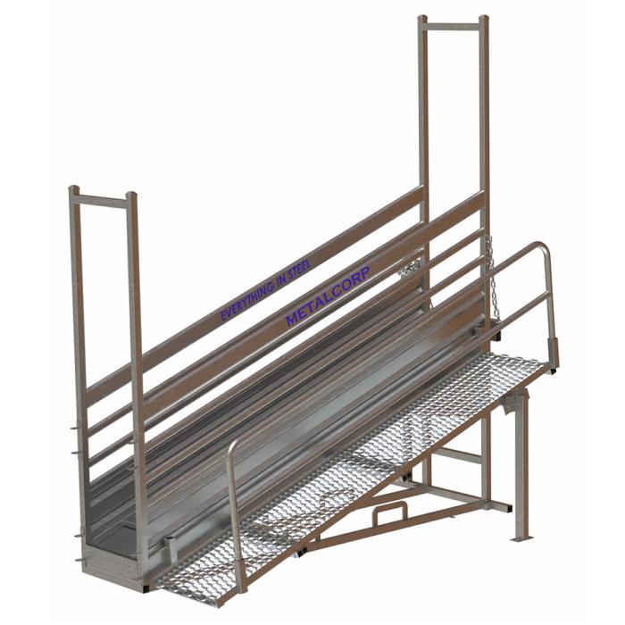SheepKing® Adjustable Ramp with Walkway RH | Orrcon Steel
